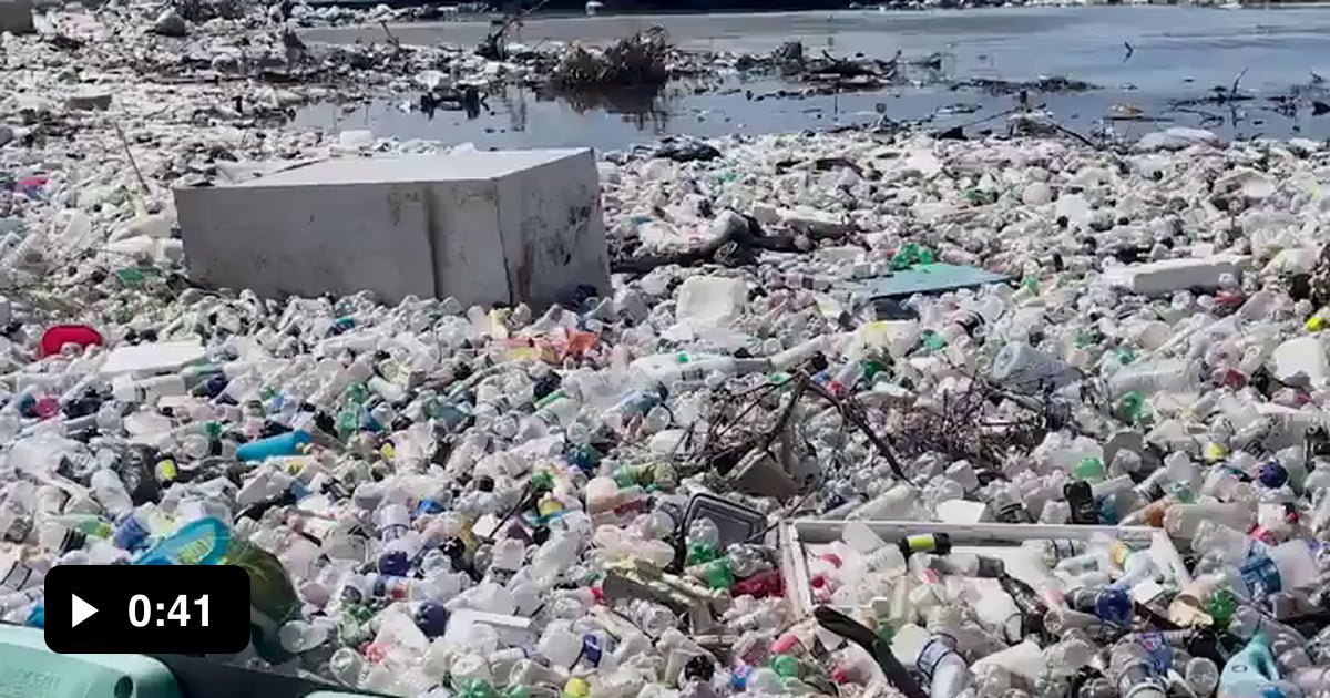 Ocean interceptor at work collecting tons of garbage in the ocean - 9GAG