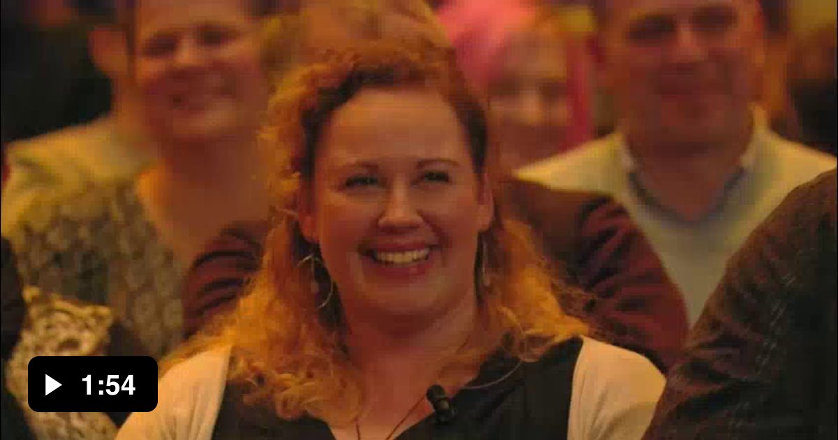 Making jokes about fat people in a theater full of obese people - 9GAG