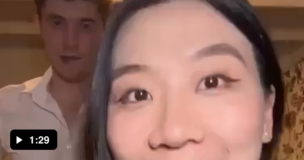 This guy learnt Chinese just to Propose her. - 9GAG