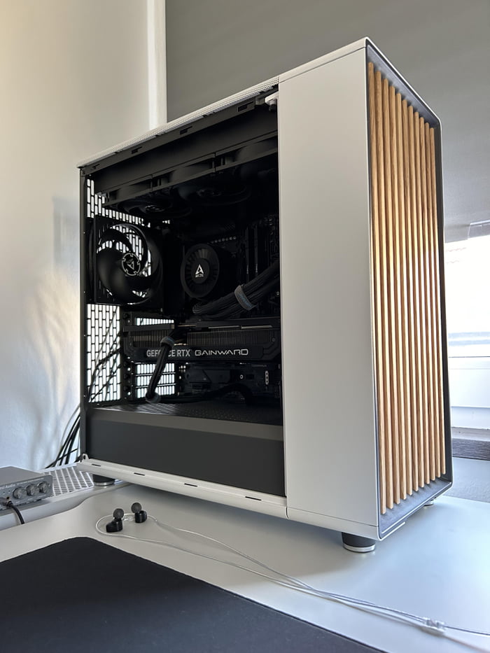 Zero RGB build - 9GAG