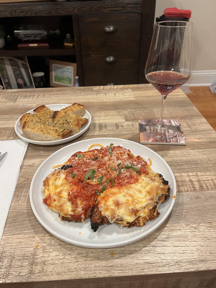 Chicken Parm you taste so good… - 9GAG