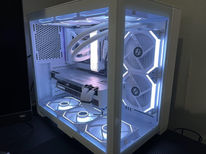 O11 mini snow edition build complete. - 9GAG