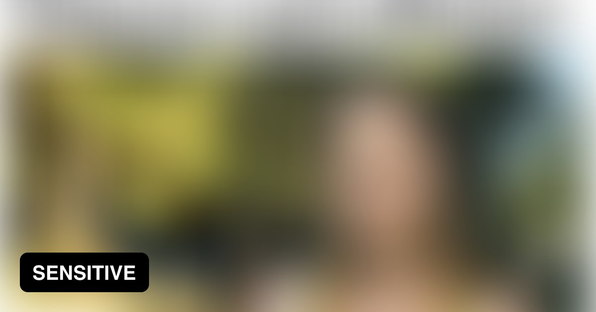 Pizza pie cum in her eye - 9GAG