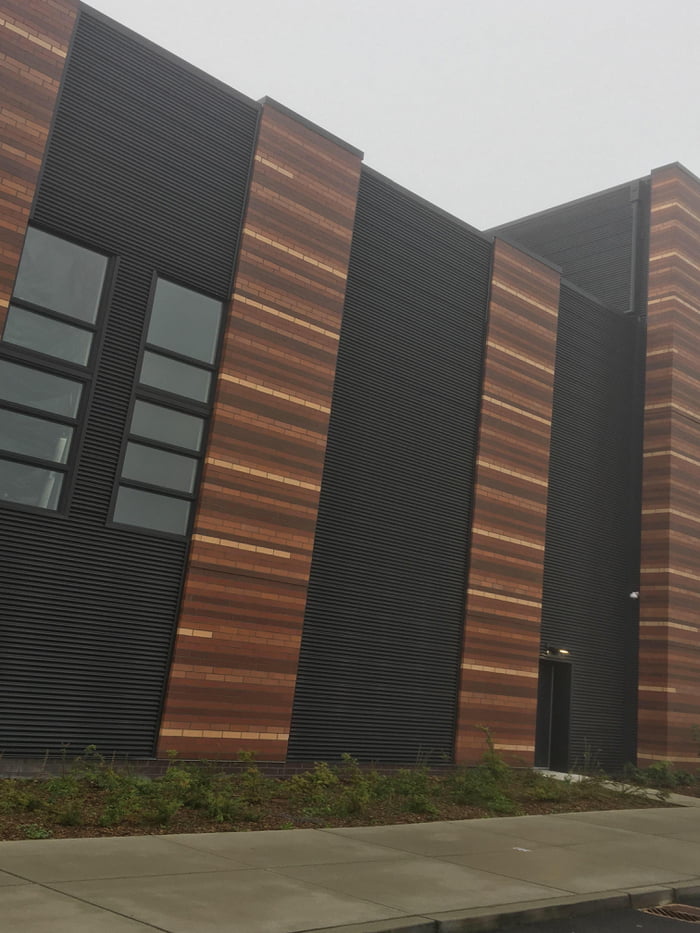 This brick looks like wood to me - 9GAG