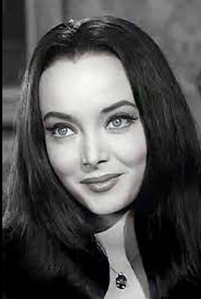 I dont blame Gomez Addams for be all over this goth goddess 24/7 - 9GAG