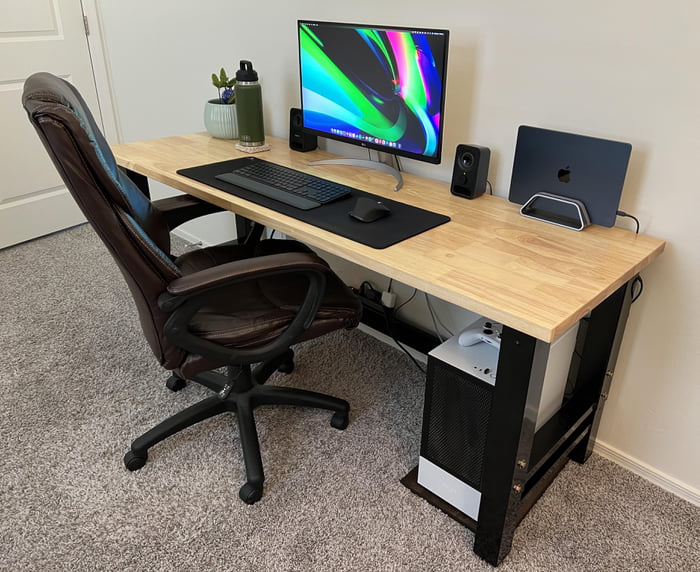 Minimalist setup with the 6ft Husky workbench - 9GAG
