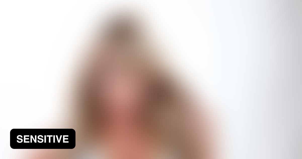 Blonde bombshell - 9GAG