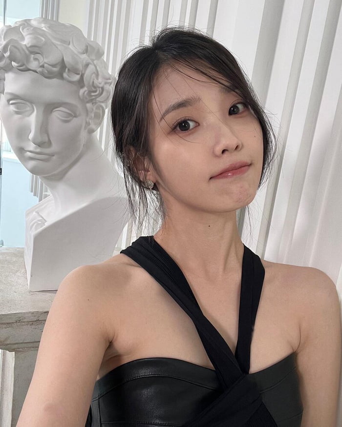 IU's beauty is timeless - 9GAG