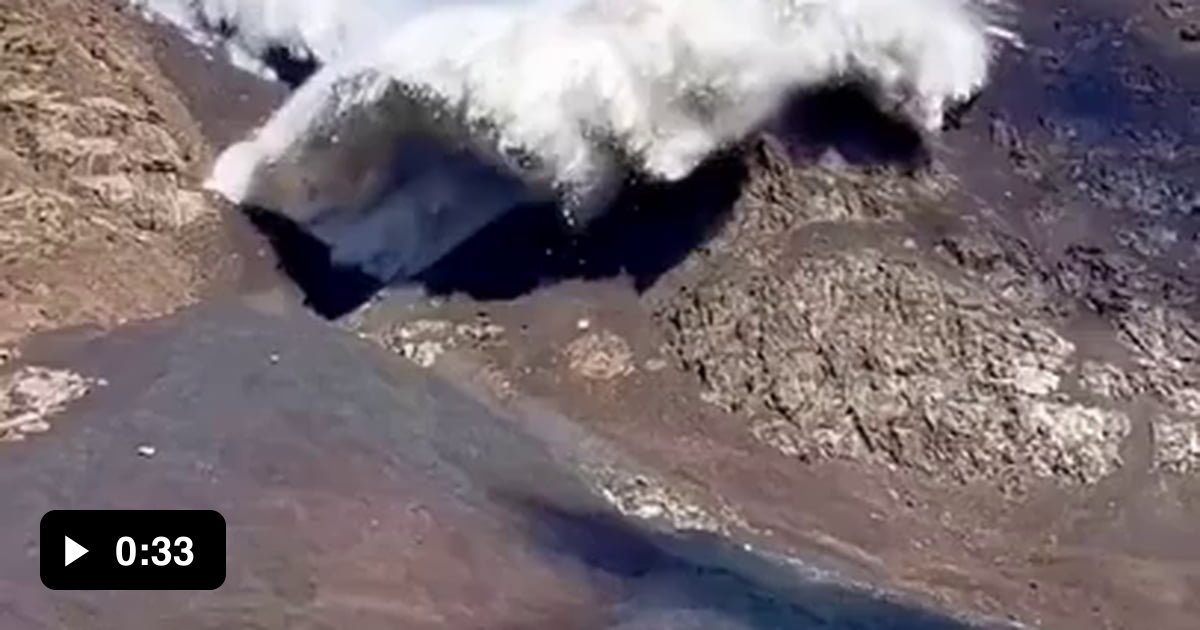 Man filmed a Avalanche fast approaching - 9GAG