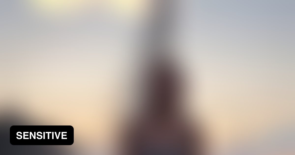 She has a nice back... flip. - 9GAG