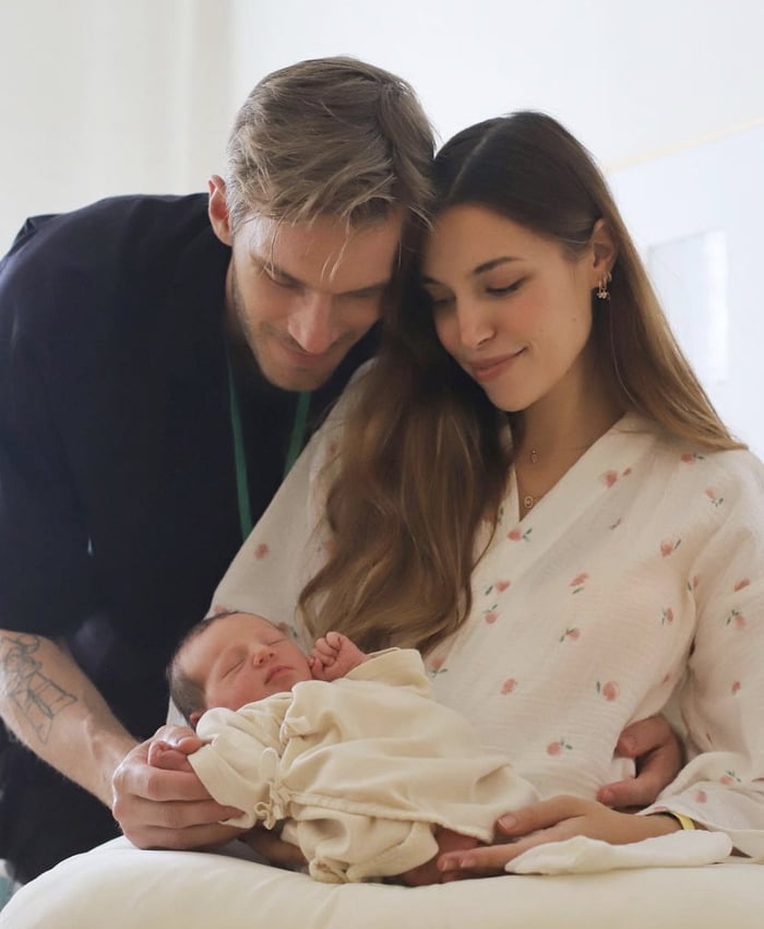 Back in the golden days of youtube, i grew up watching this guy playing ...