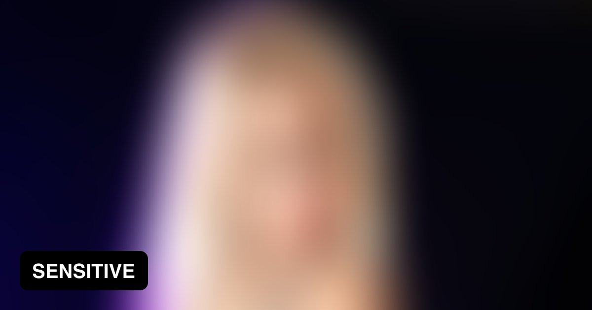 Evelyn from Studio66. She does not do pornography but her booty is good anyway. - 9GAG