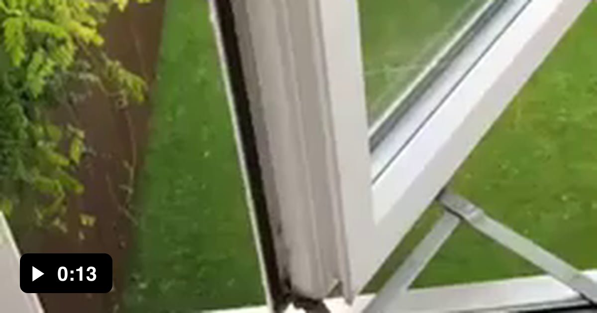 Flipping Glass.. ffooaakk! - 9GAG