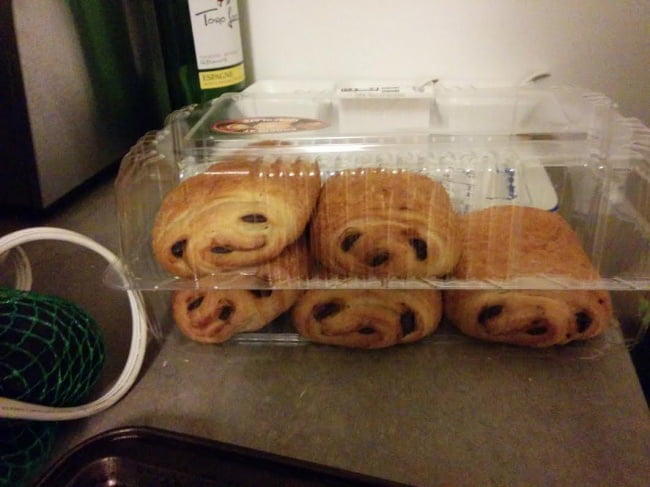 These chocolate croissants look like tiny sloths. - 9GAG