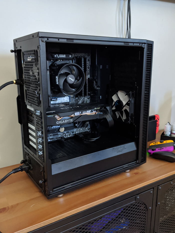 Built a PC today none of that lgbt lighting crap. - 9GAG