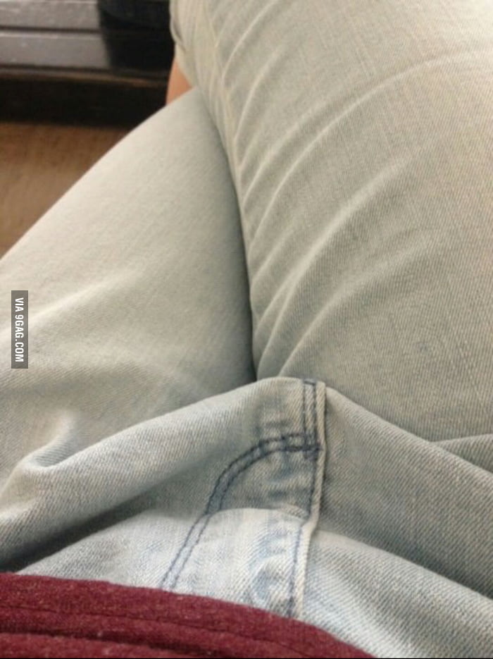 Even though I am a girl it makes me feel awkward when my pants make boner shaped thing - 9GAG