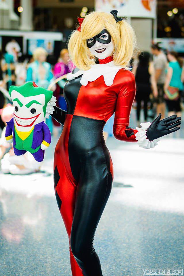 Ashlynne Dae as Harley Quinn - 9GAG
