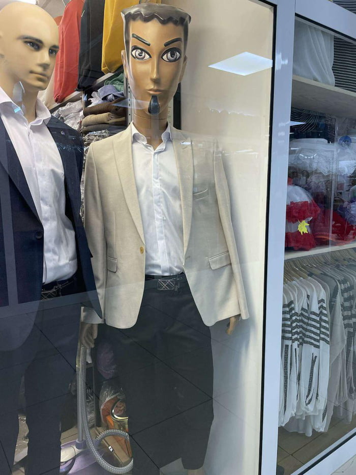 Cursed mannequin - 9GAG