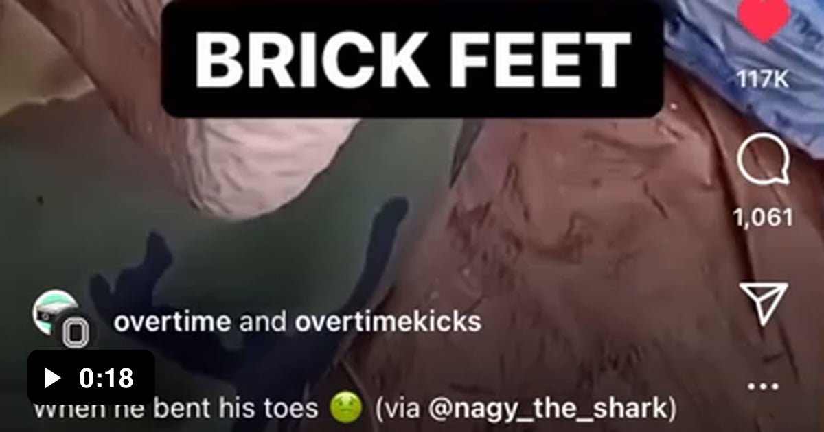 Soldier forgets to change socks think it hurts ? - 9GAG