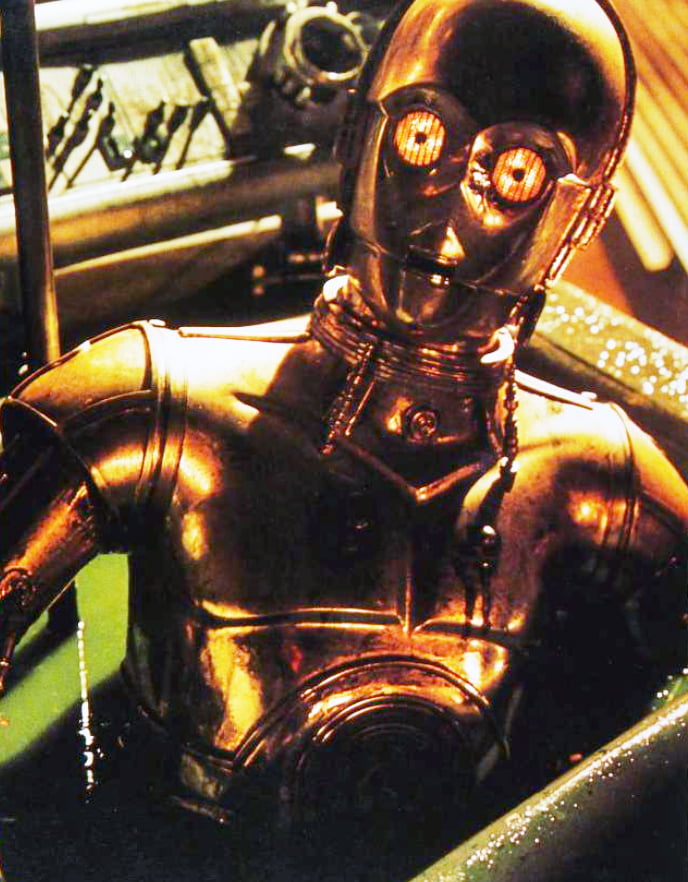Alternate angle/closeup of C3P0's oil bath - 9GAG