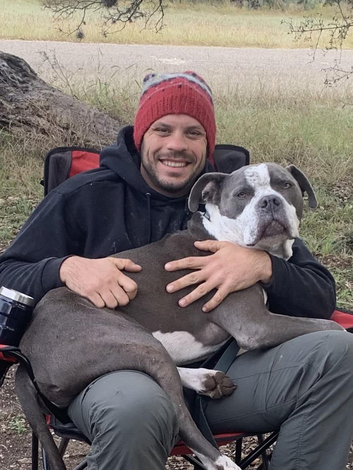 Bleu Dawg is quite literally a lap dog - 9GAG