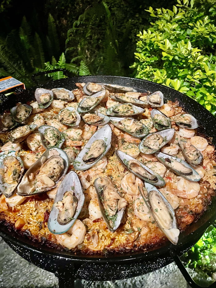 Paella 🥘 - 9GAG
