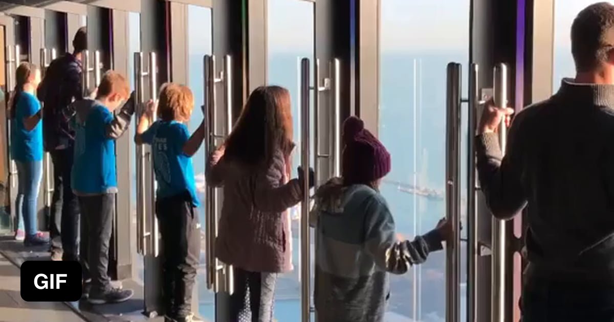 TILT – 360 CHICAGO, Chicago’s highest thrill ride. Offers visitors ...