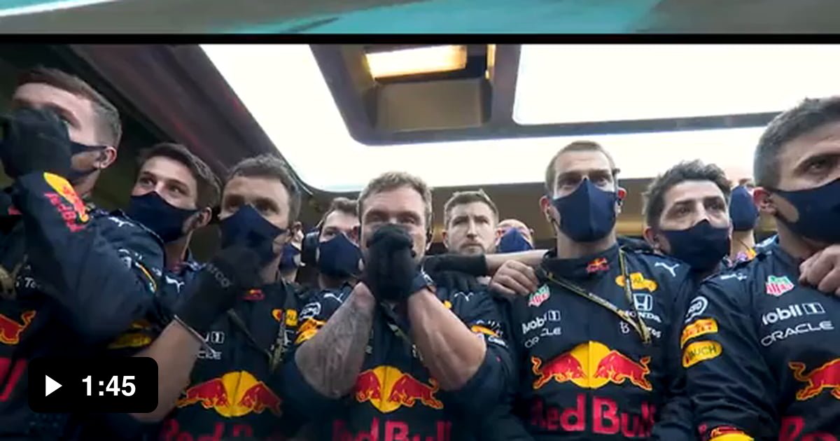 The F1 Red Bull crew during the final moments of the 2021 Abu Dhabi GP ...