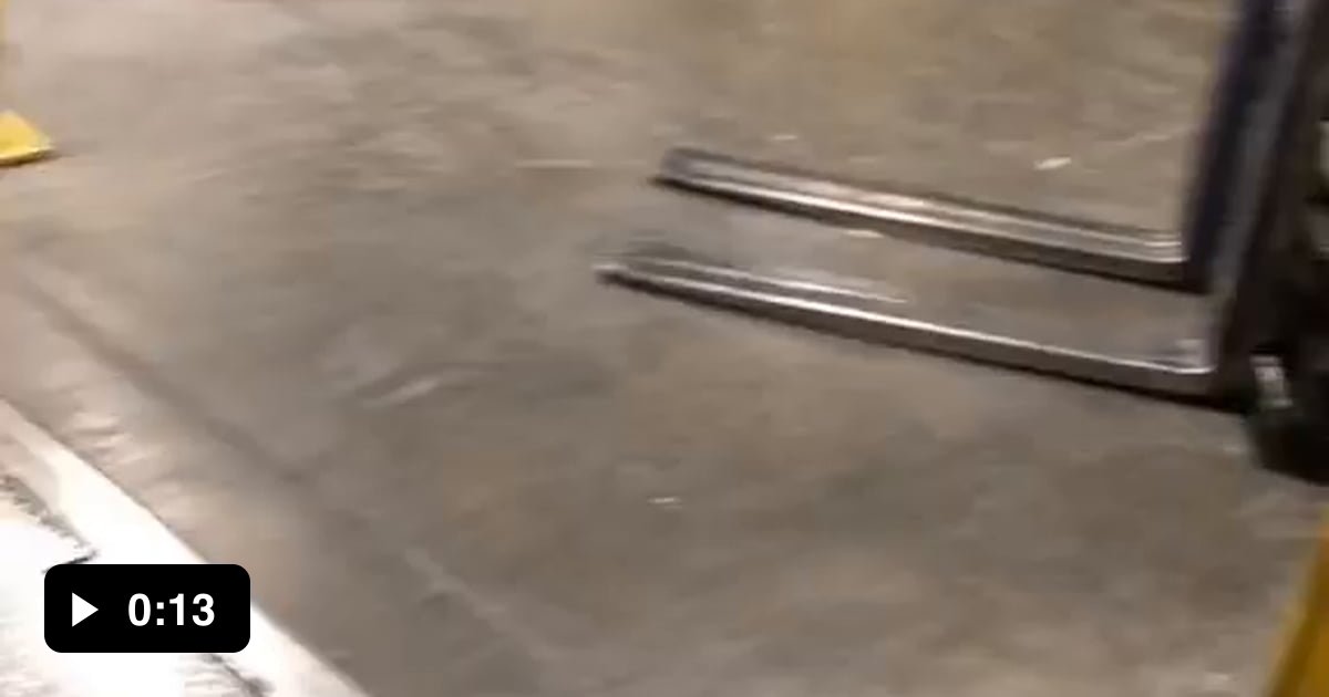 I know what im asking my boss for Christmas. Mute sound* - 9GAG