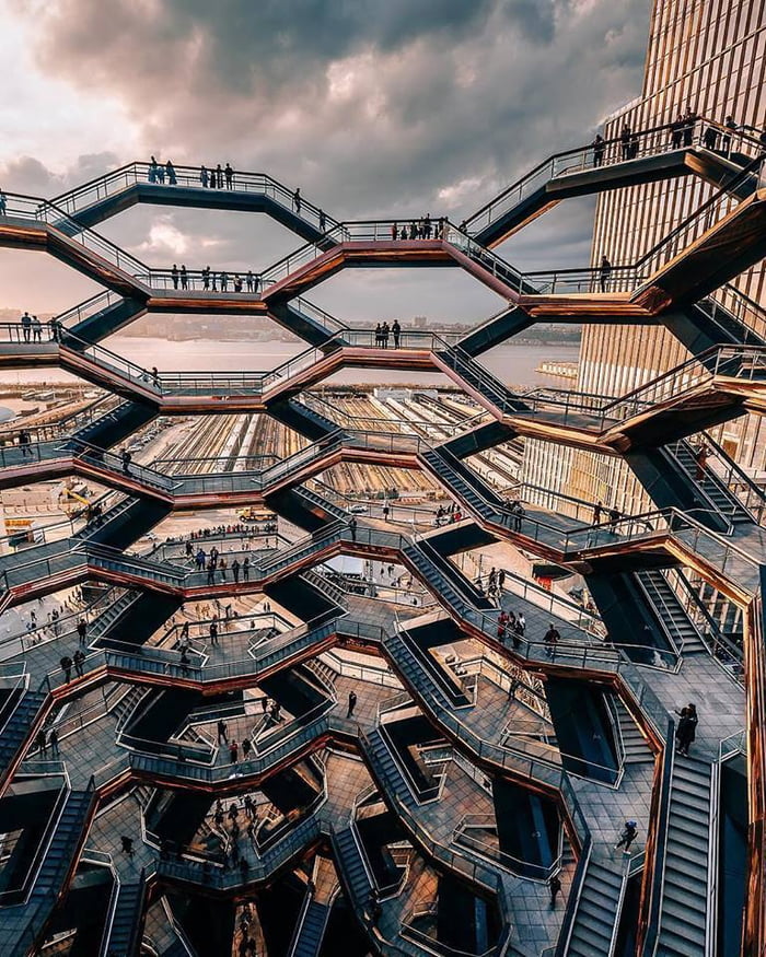 The Creative Vessel in Hudson Yards, New York. - 9GAG