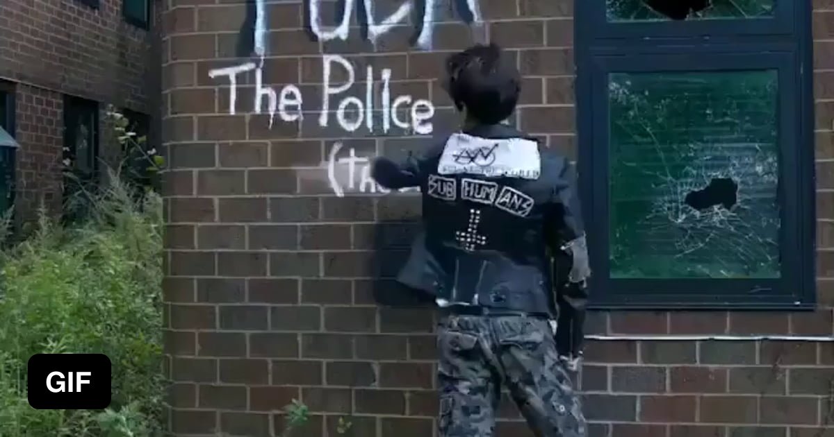 "F**k the Police" - 9GAG