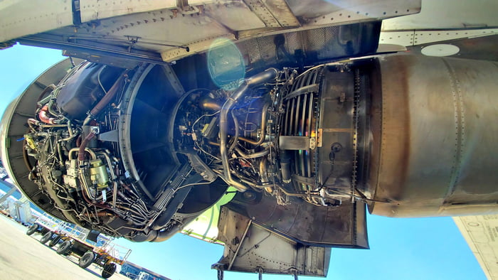 Airbus A321-211 engine: CFM56-5B3/P - 9GAG