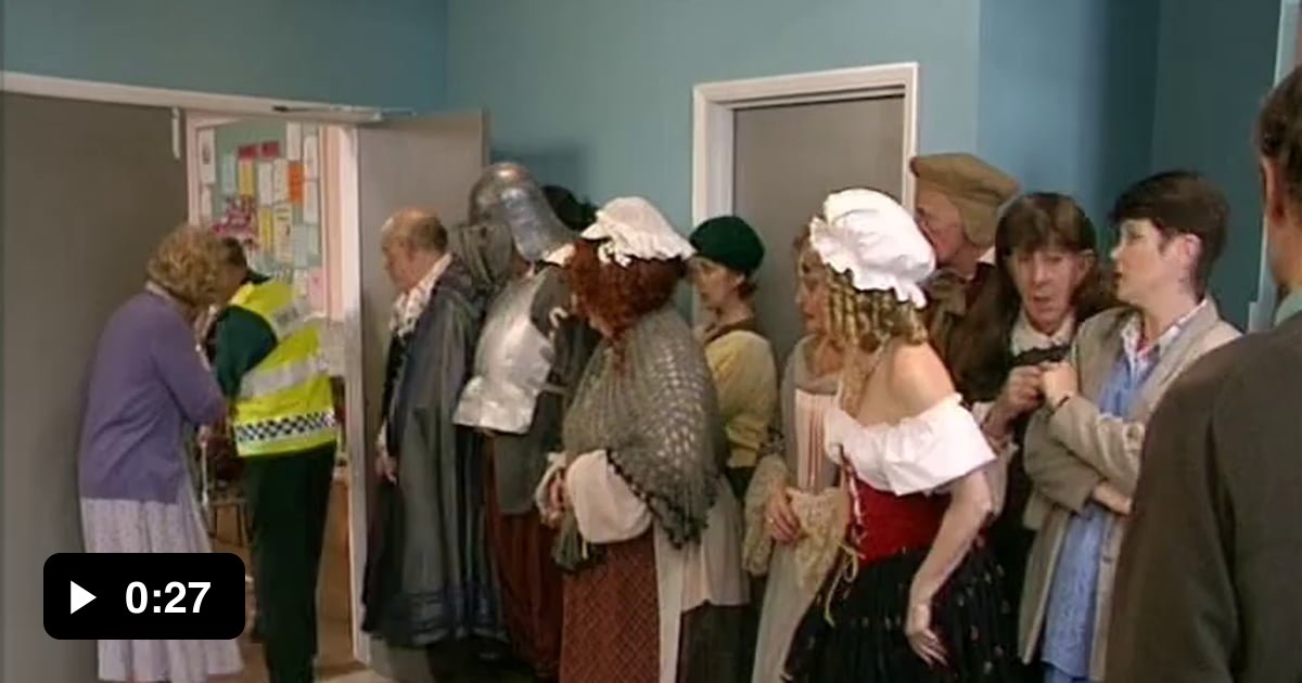 Mrs Bucket - Keeping Up Appearances - 9GAG