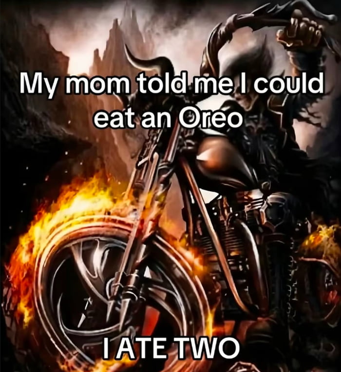 Living life on the edge, Oreo style. - 9GAG