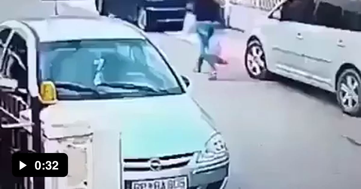 Dog saves woman from getting robbed - 9GAG