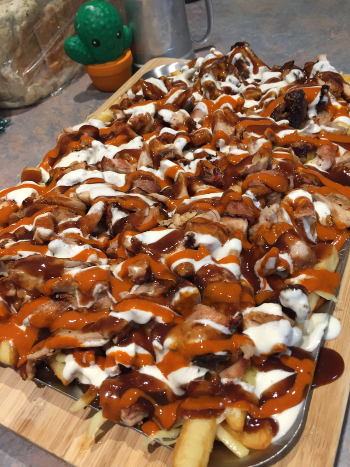 Halal Snack Pack (HSP) mixed chicken and lamb with the holy trinity ...