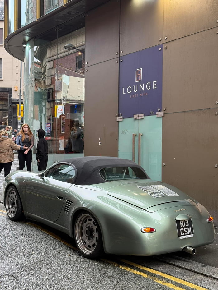 Porsche Boxster 986 Speedster - 9GAG