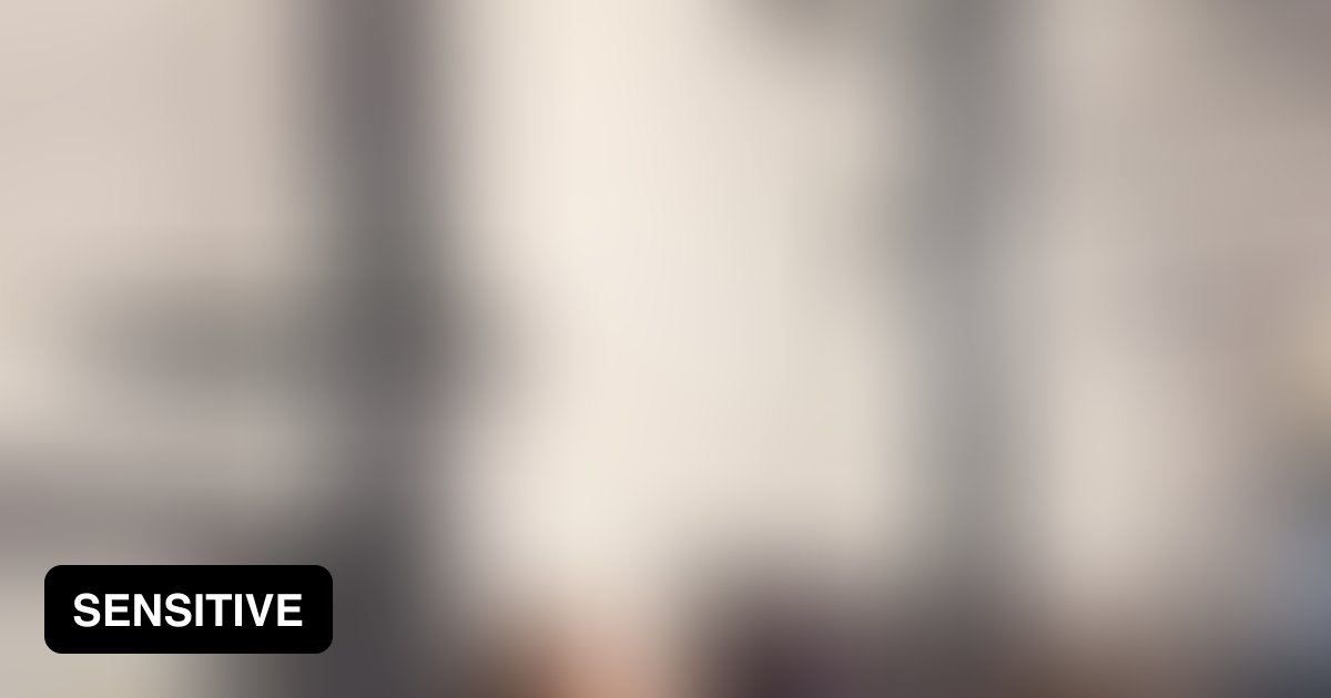 Two girls one bar - 9GAG