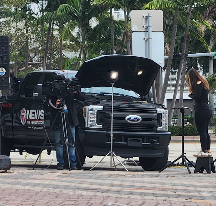 Why did the short journalist bring a ladder to the interview? To get a ...