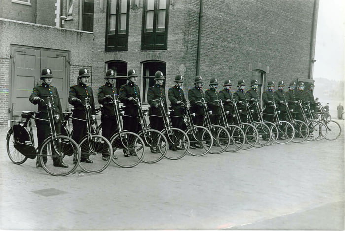 Dutch police 1935 with their shin8ng new bikes, including a built in ...