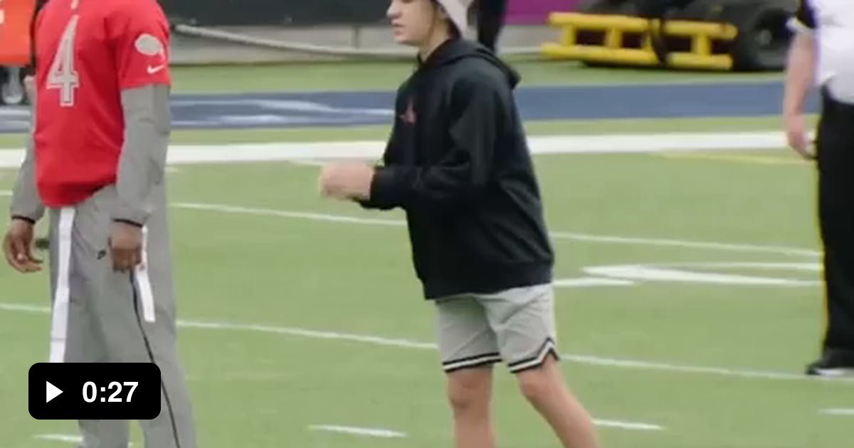 Peyton Manning's 13-year-old son Marshall shows impeccable throwing form & footwork - 9GAG