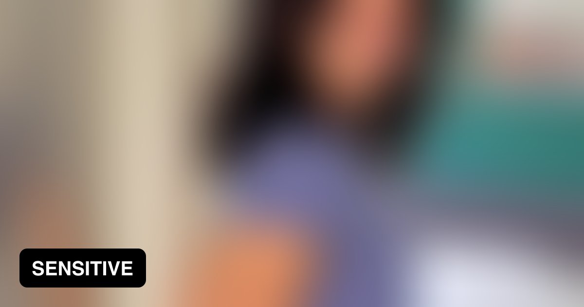 Jiggly butt hops on bed - 9GAG