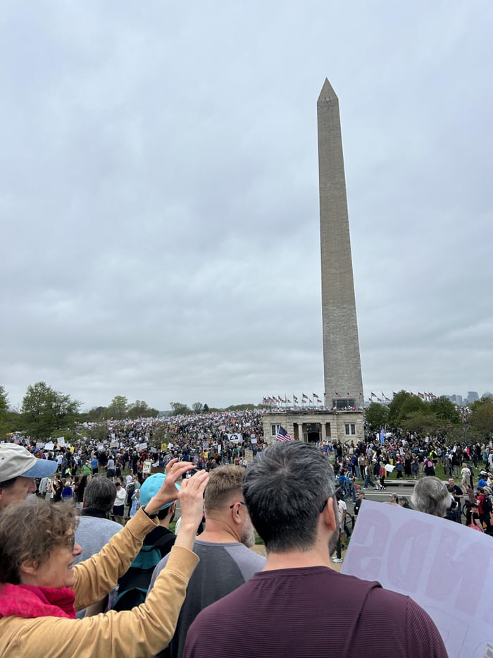 Protest in DC today (4/5) Fascist bullies are severely outnumbered! 🇺🇸 ...