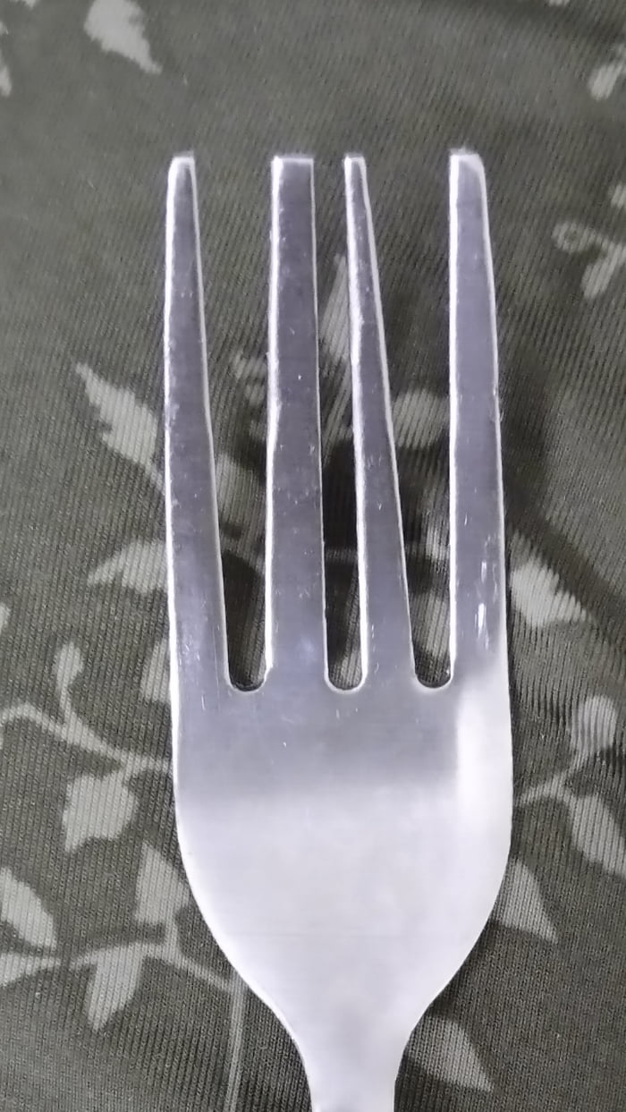 This fork is pissing me off.. - 9GAG