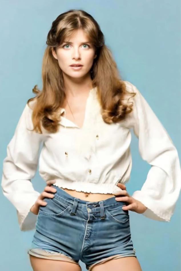 That 70s style is timelessly cool - 9GAG