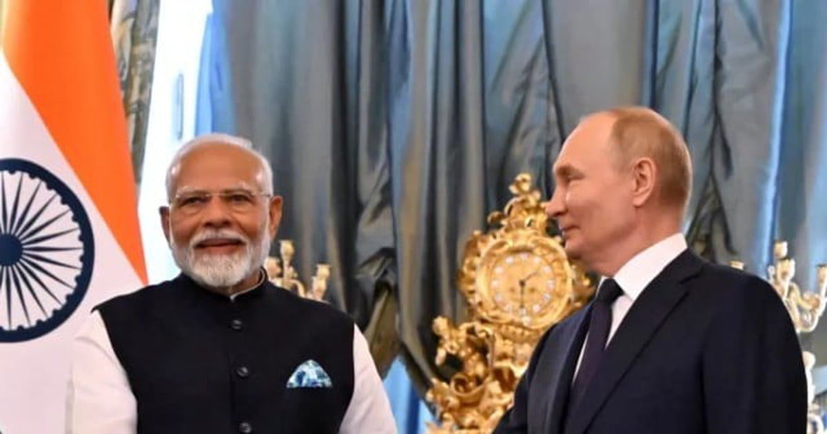 Uncle Sam must be mad to see this during the NATO meeting, Go on with ...