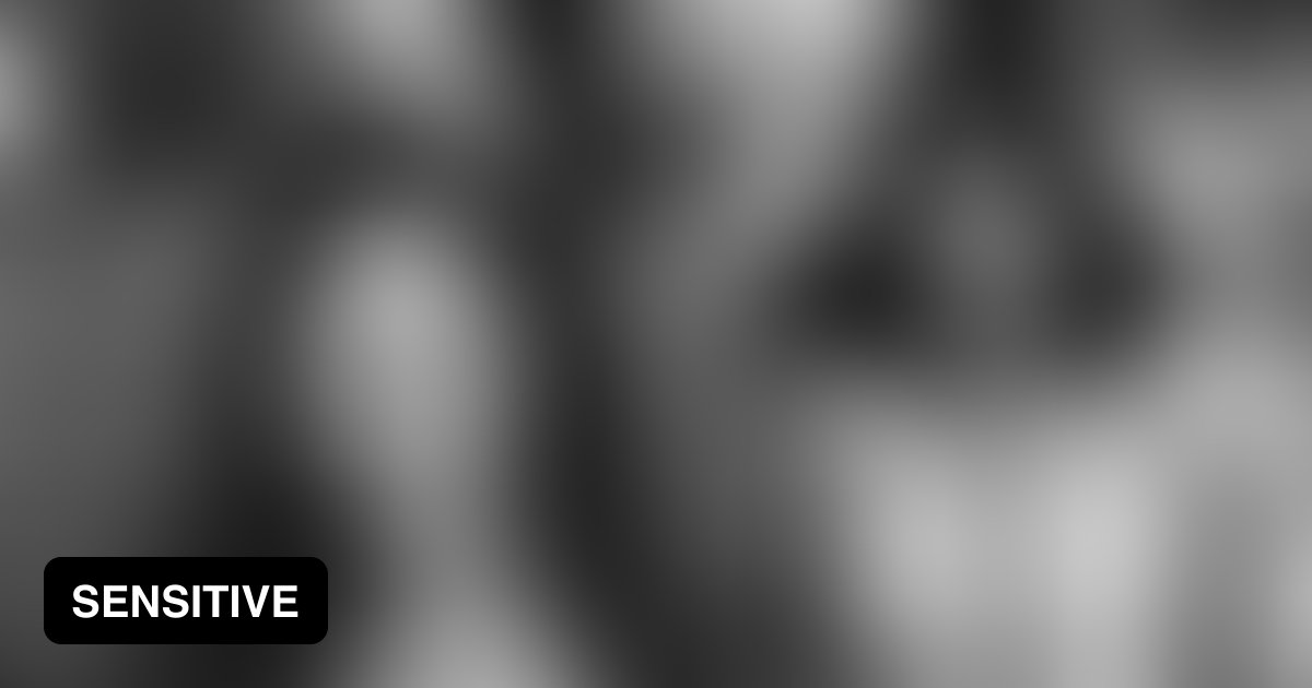 Lynda Carter representing Arizona at the Miss World USA 1972 - 9GAG