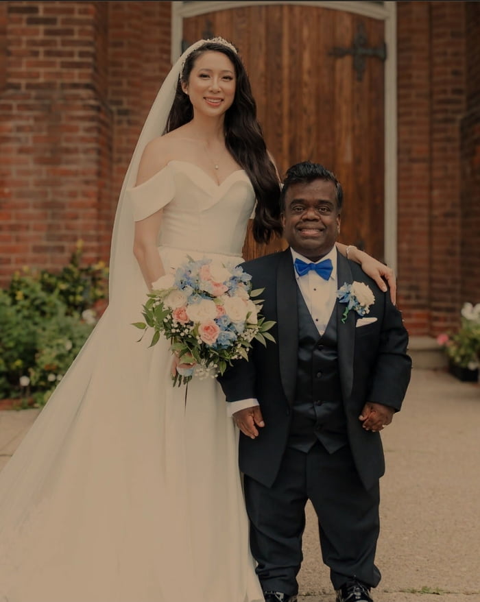 She found him on top of the wedding cake. - 9GAG