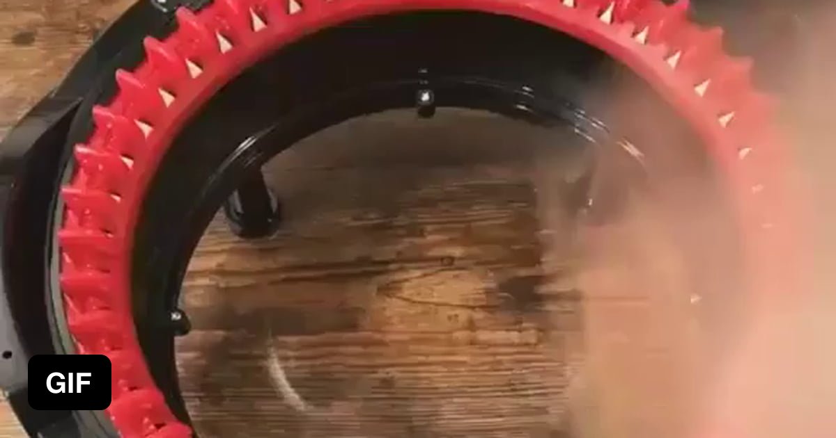 A knitting machine doing it's work - 9GAG