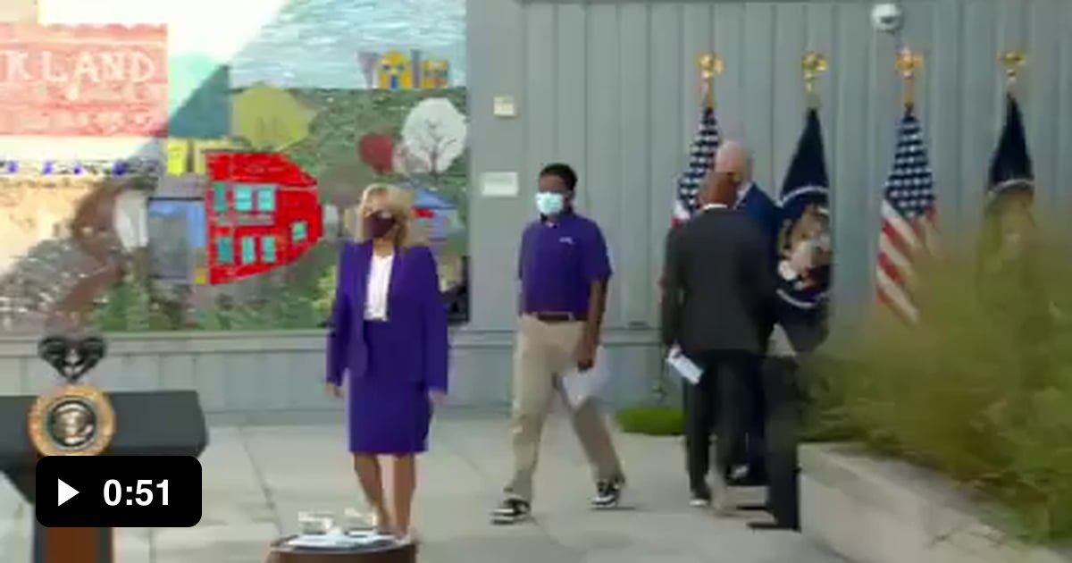 Uh.. What's happening? - 9GAG